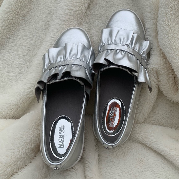 Michael Kors | Shoes | Michael Kors Bella Ruffle Metalic Silver Leather ...
